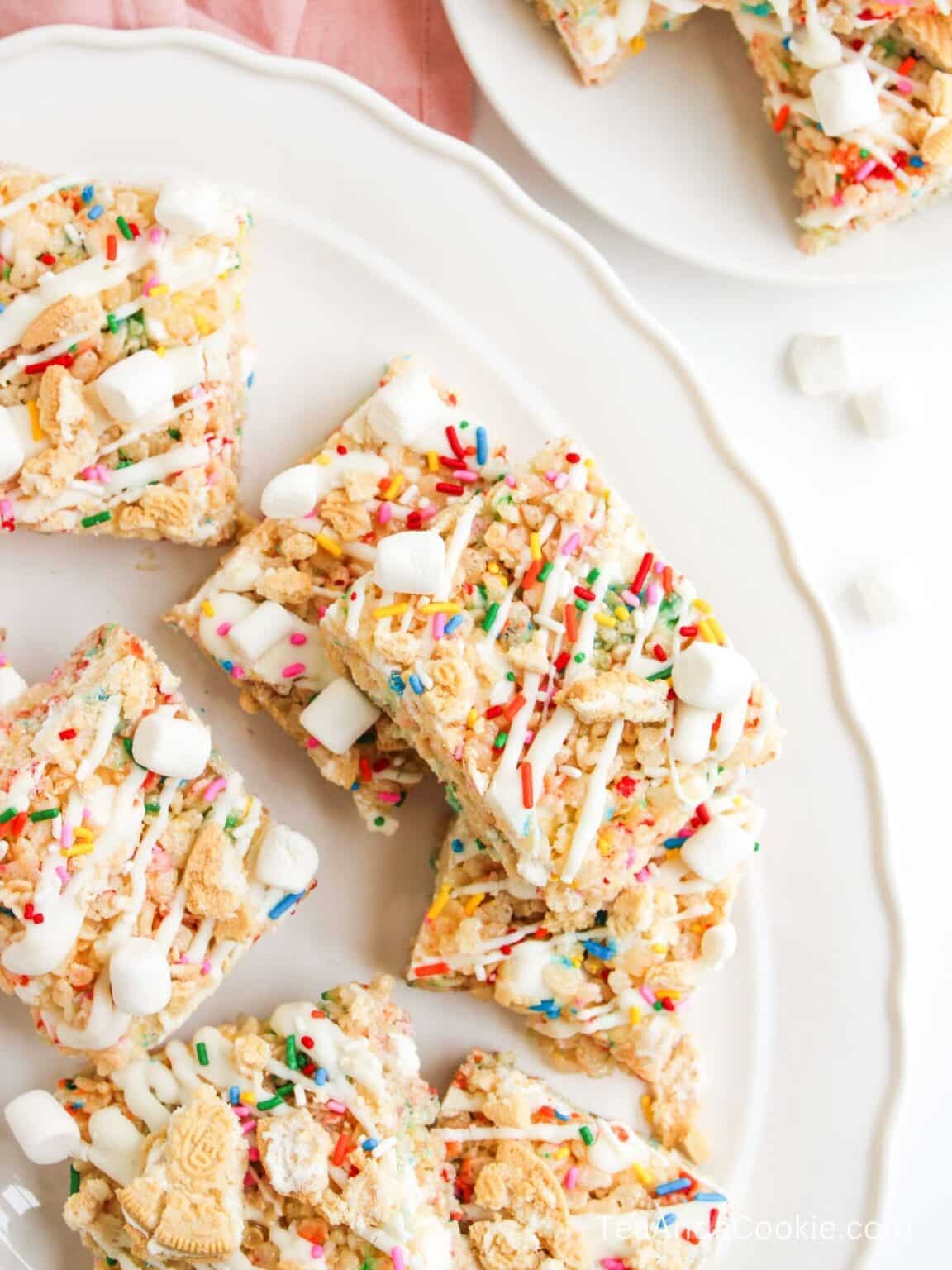 Colorful Sprinkle Rice Krispie Treats: Funfetti Cereal Bars