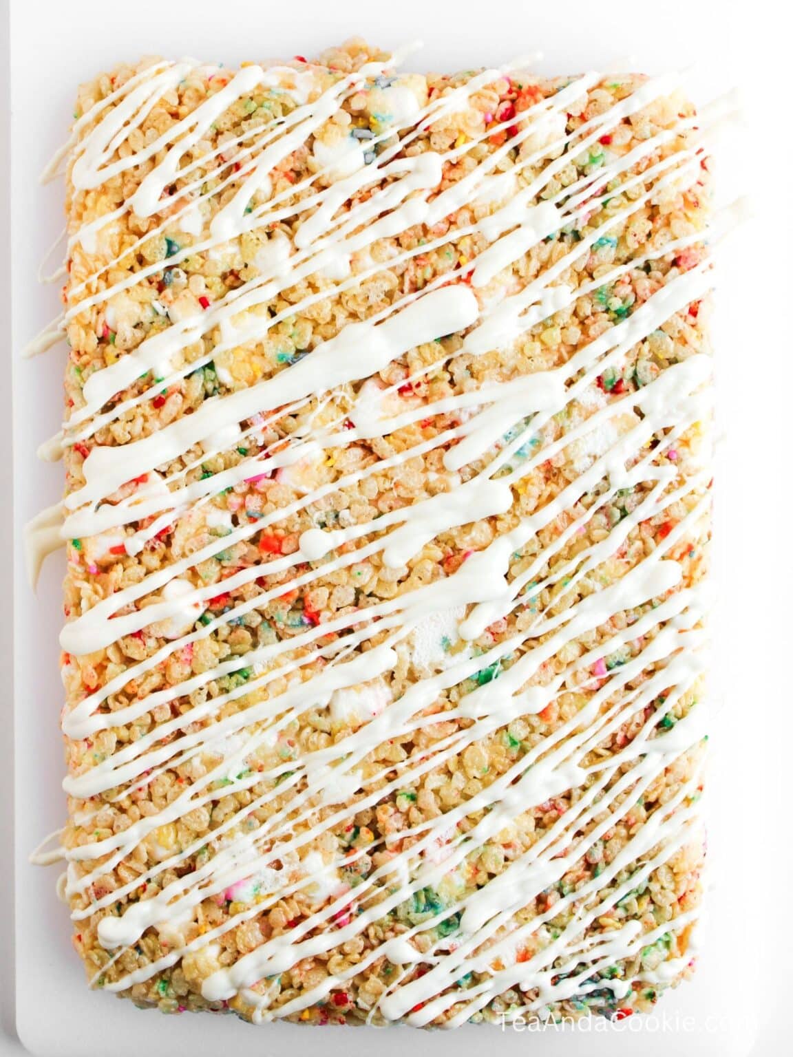 Colorful Sprinkle Rice Krispie Treats: Funfetti Cereal Bars