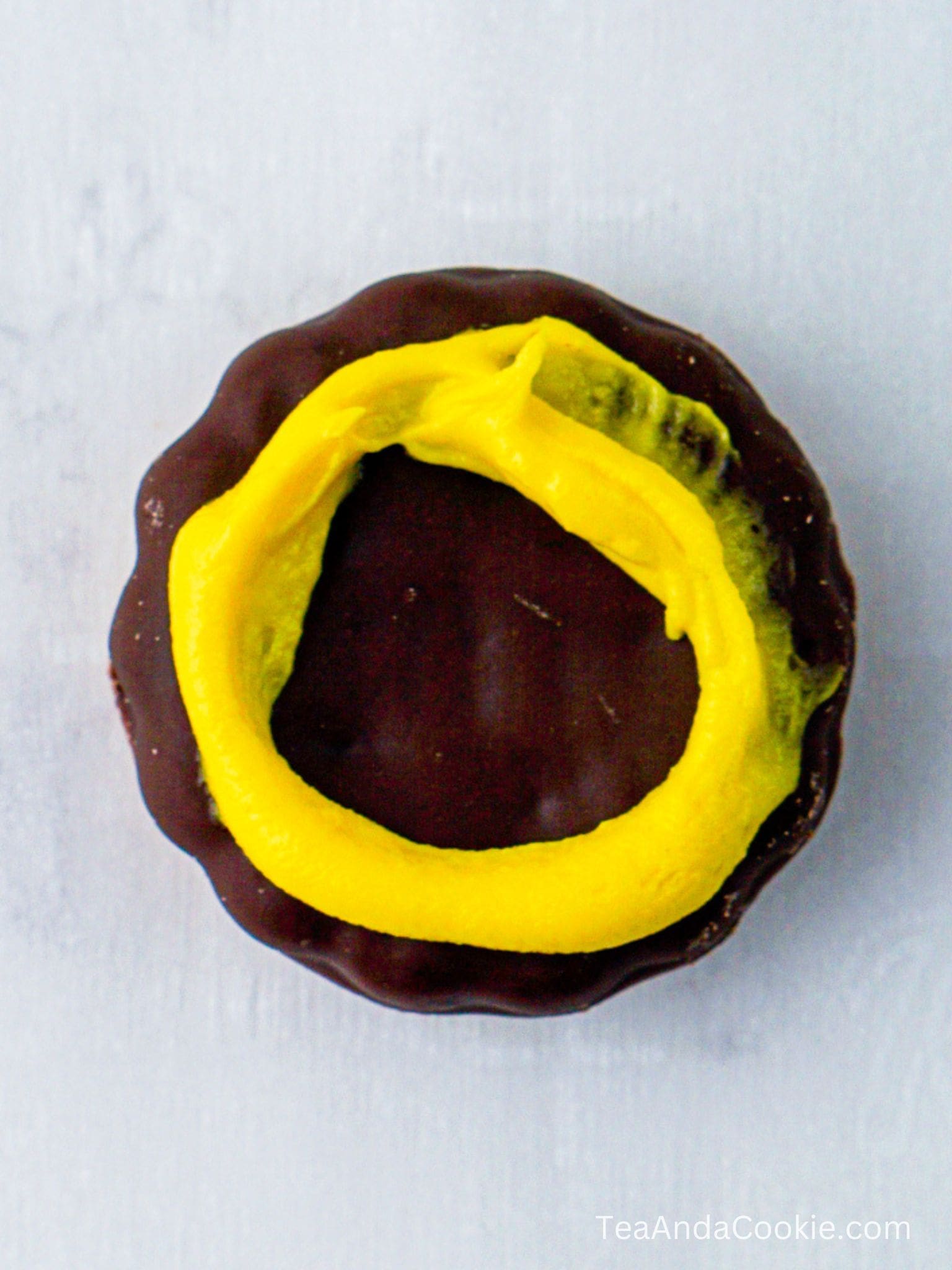 Easy Vanilla Wafer Hamburger Cookies: A Fun No Bake Treat