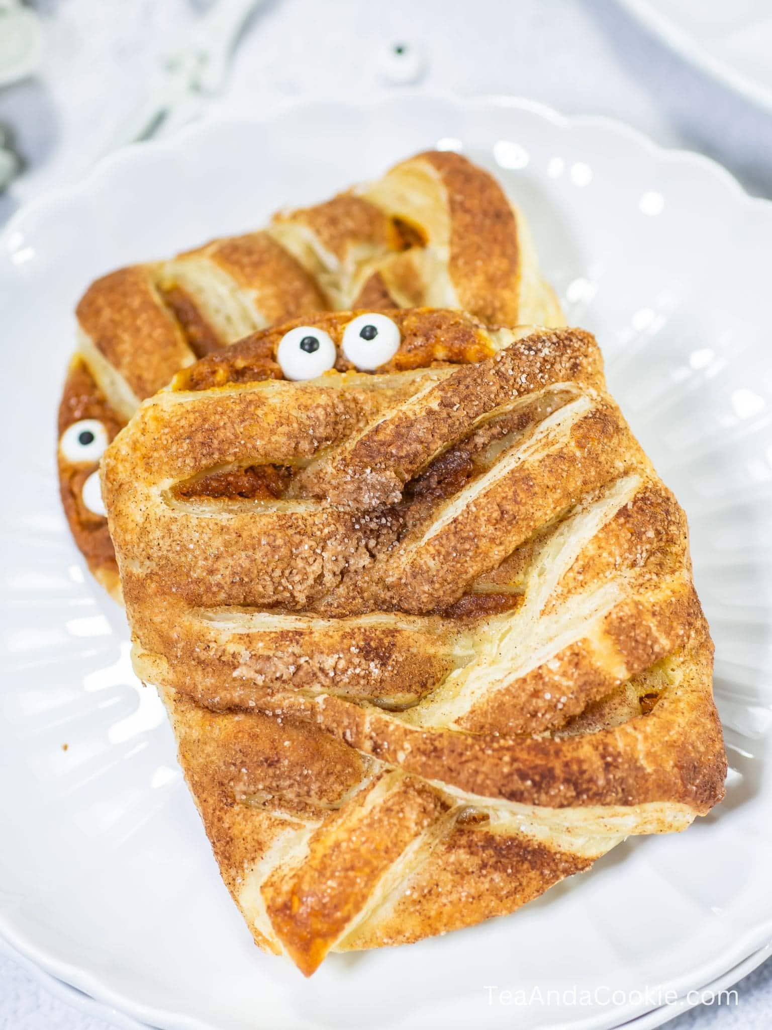 Puff Pastry Mummy Pumpkin Hand Pies: Easy Halloween Treat